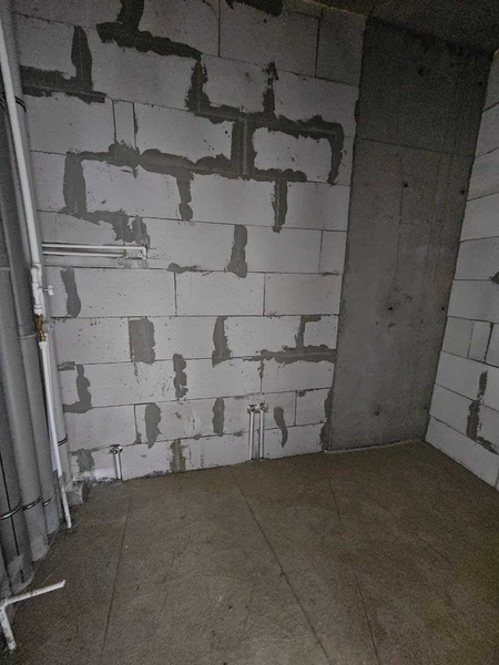 1 xonali 45m² 7-qavat uy sotiladi