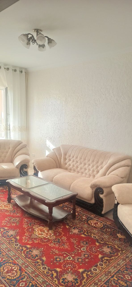 Куйлик-3 1 хонали евро квартира жихозлари бор 320у.е