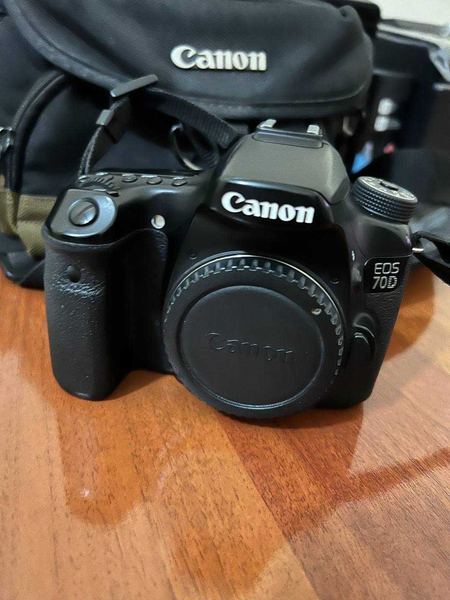 Фотокамера Canon 700