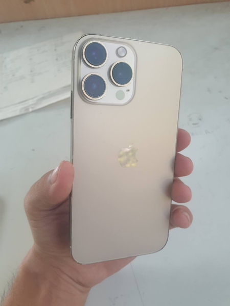 Iphone xr 13 pro korpusda gold ideal