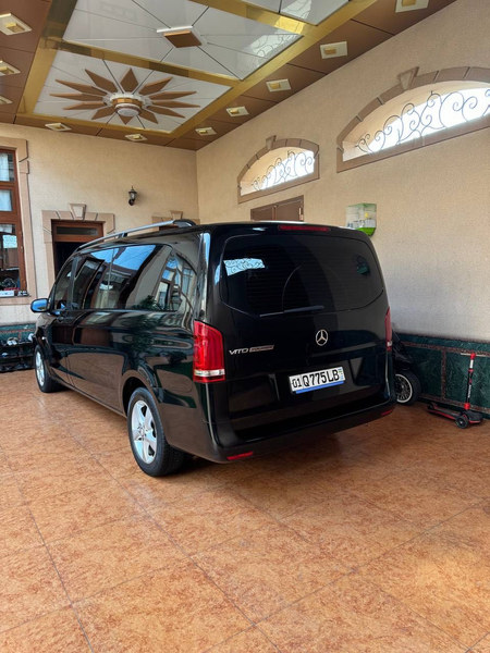 Mersedec benz Vito srochna sotiladi 2015