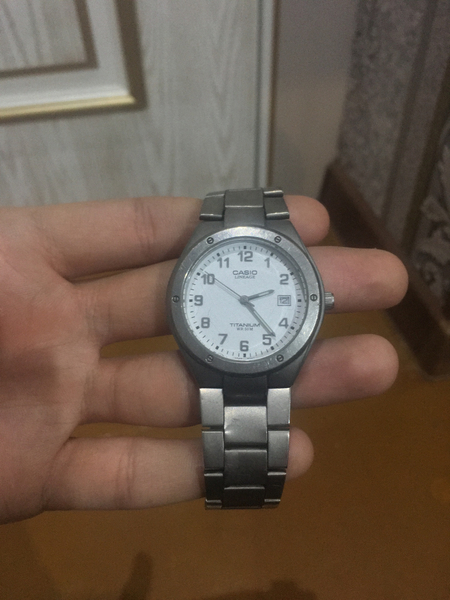 Продаеться Casio Титановый