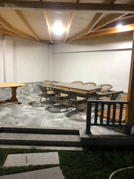 Продается срочно  дом 6 сот.,2 эт-ный,9комнат, комнаты с санузлом