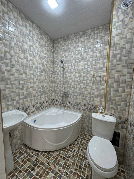 1 xonali 6-qavat 8 qavatli liftli dom
yangi g’ishtli 50m2