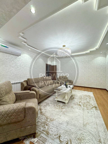 2/4/9 Новомосковский 62м2 Евро мебель Техника Арендатор за 600$
