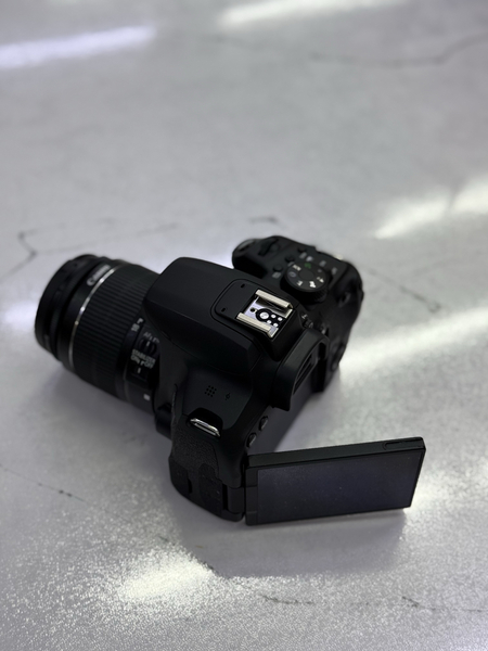 Canon 850D sotiladi