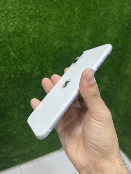 iPhone 11.