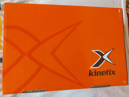 Продаются.оригинальные Кроссовки  KINETIX