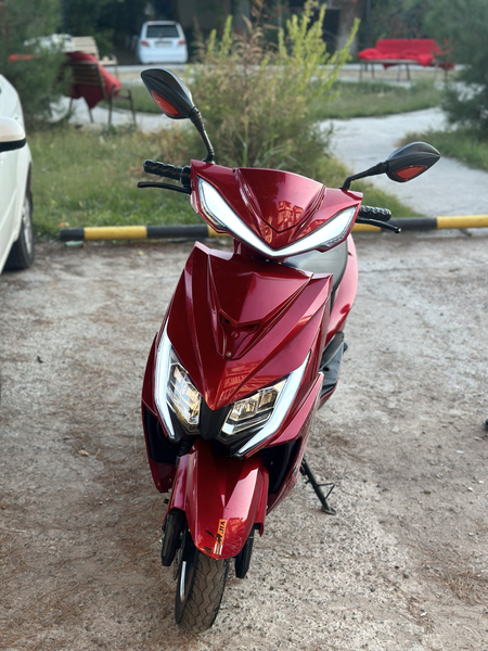 Skuter srochna sotiladi 500 $. prabeki 698 km zaratkali
