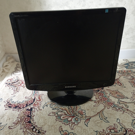 Продам монитор в хорошем состоянии модель Samsung SynkMaster 932 BF