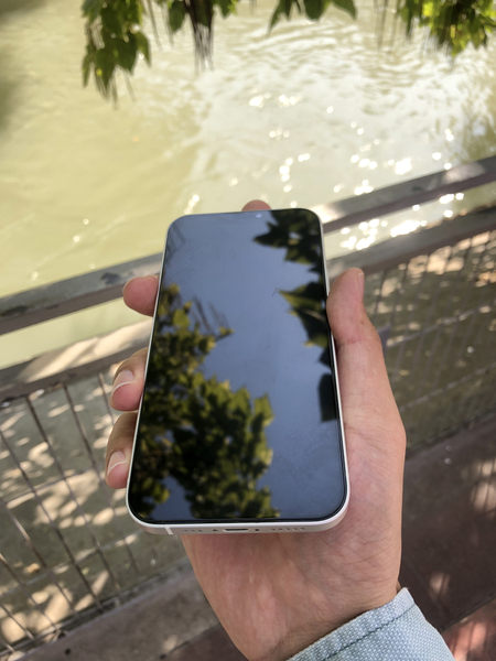 Iphone 12 sotiladi