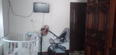 2- Hona 1-etaj srochni  sotilsdi 35000 $