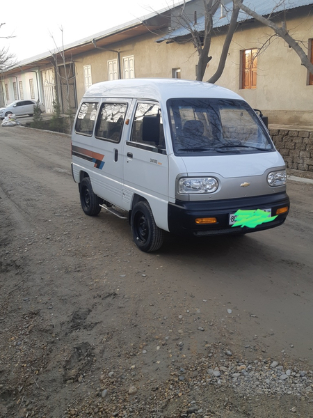 Chevrolet damas sotiladi.
