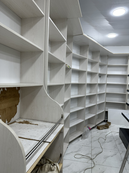 Прилавок магазина ( Витрина ) продается срочно