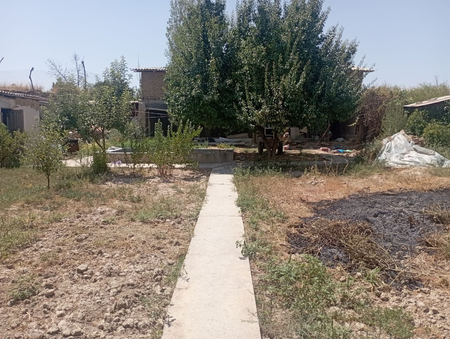 Nazarbek tekstil hovli sotiladi