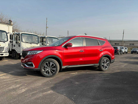 DongFeng Glory 580 Pro красного цвета