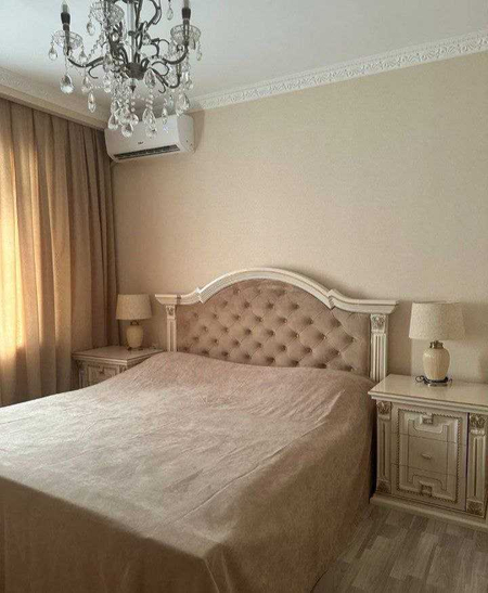 Кунаева  .2в3/2/4.  кирпич   77-серия  ( мебель + техника )