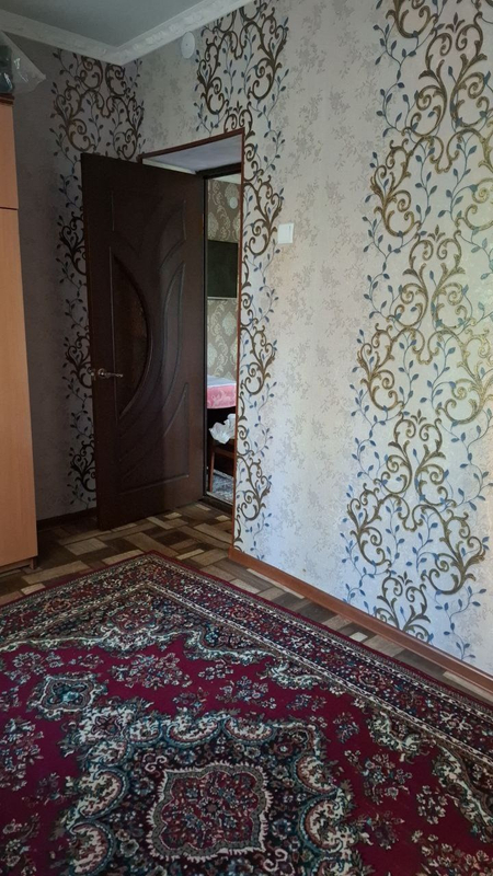 3 xonali kvartira sotiladi