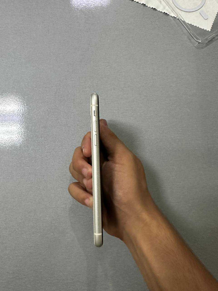 Iphone 11 sotiladi
