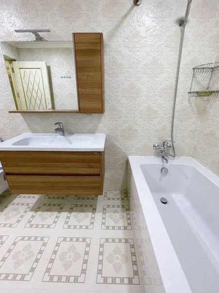 Продается на Ц-1, ориентир: Dolce Italia 3 ком, 2 этаж с евроремонтом
