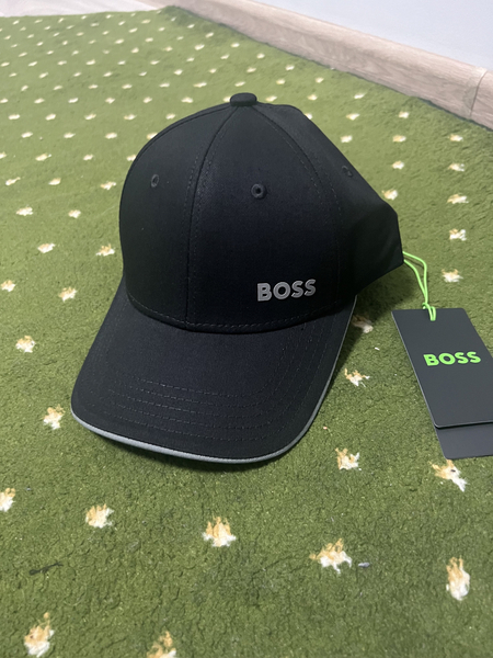 Boss kepka sotiladi