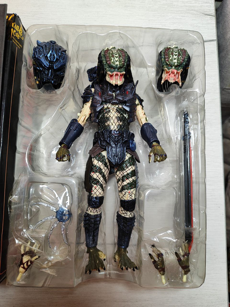 NECA фигурки чужой хищник