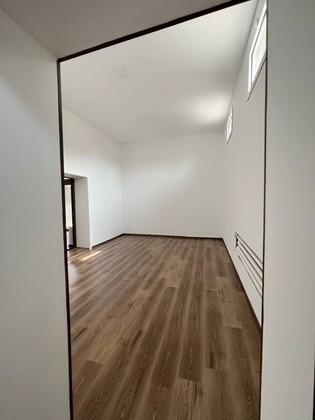 Аренда под Офис Ориентир-Корасу 2  220м2. 2200$торг