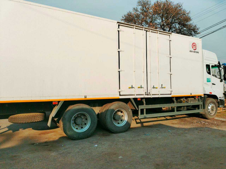 Фургон HOWO SINOTRUCK - 9 м.