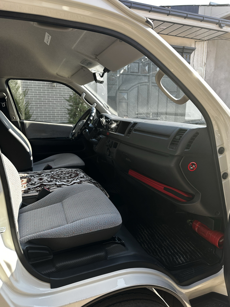 Tayota Hiace 2018