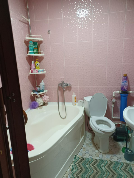 Продается 2 х ком кв с обстановкой