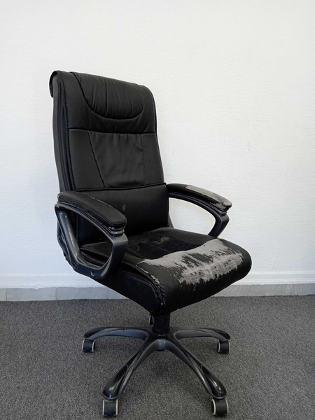 Ofis kireslosi sotuvga qo\\\'yildi kelishilgan narxda
