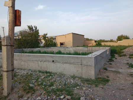 Uchaska fundamenti 2 qavatli uyga moʻljalab quyilgan