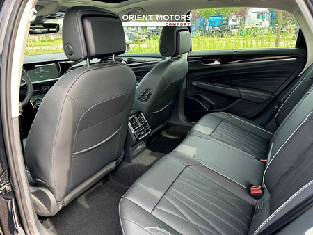 VW Passat Long Plug in Hybrid 2023