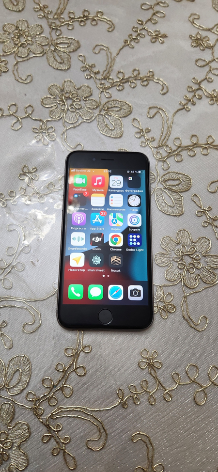 Iphone 6 s xolati yaxshi xamma joyi tiniq ishledi