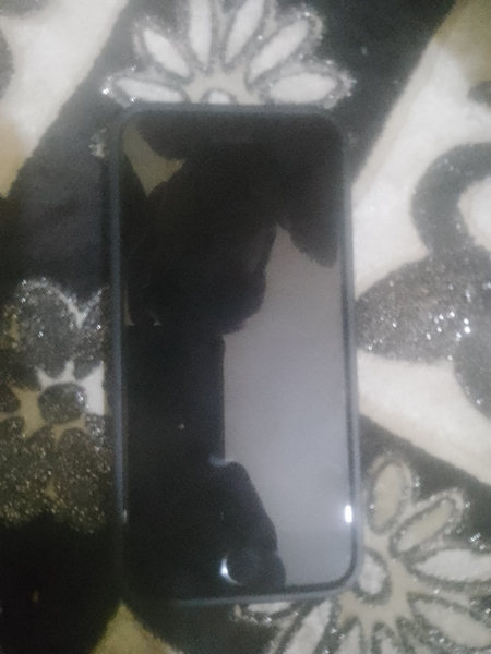 iPhone 7 narxi 900 000 ming