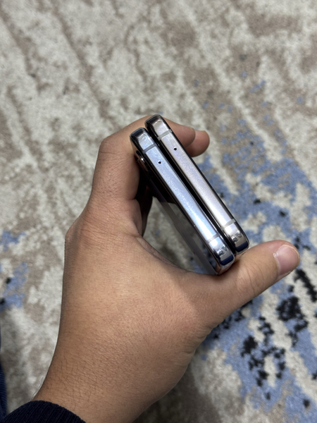 samsung z Flip 4 8/256Gb