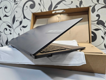 ПРОДАМ ASUS Vivobook E1504F/2024 Ноутбук Ryzen™5-7520U/8GB/512SSD/15.6