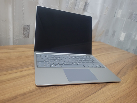 Microsoft Surface Laptop Go