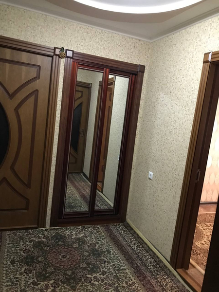 Ishlaydigan 1ta qiz olamiz.
