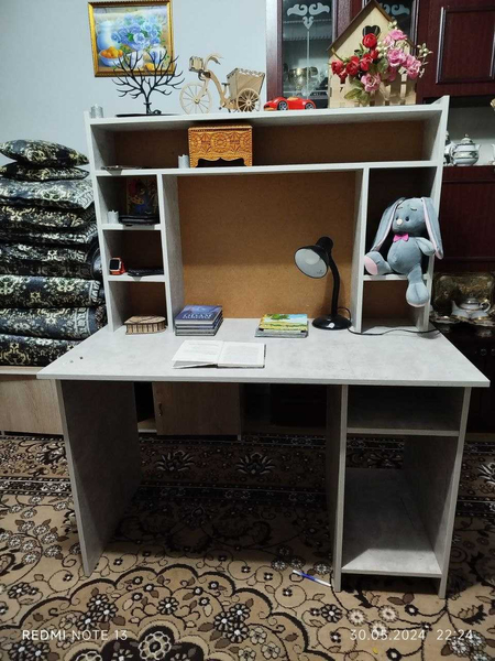 Продаётся компьютерный стол