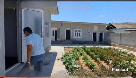 3 sotix uchaska sotiladi