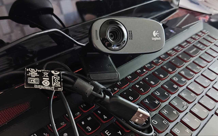 Logitech C310 HD Webcam, 720p (веб-камера)