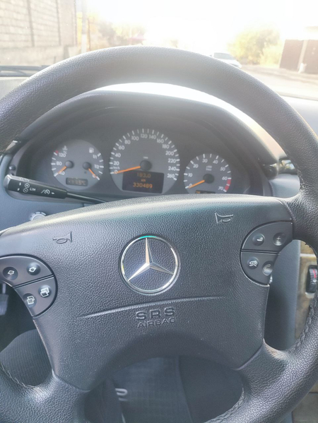 Автомобиль Mersedes w210