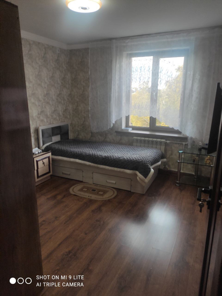 Продается 4 комнатная квартира ,с евроремонтом,с парковочным местом