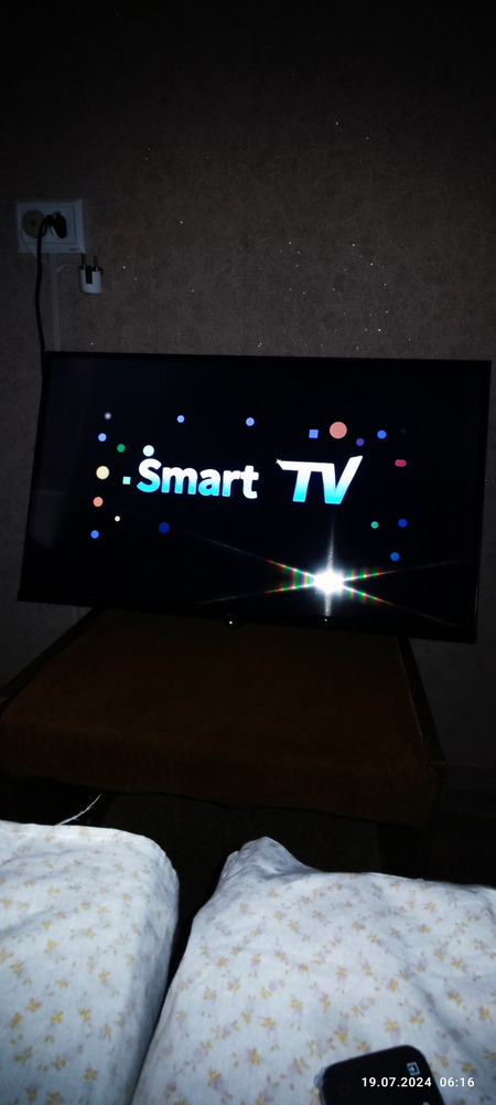 Продается новый 32 дюйма телевизор SMART TV