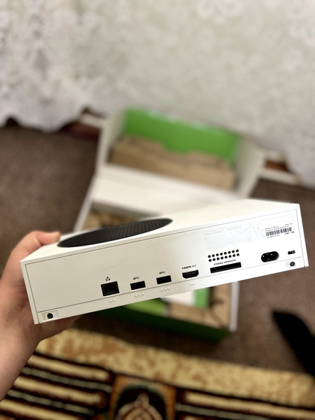 Срочно продаю Xbox Series S (на запчасти)