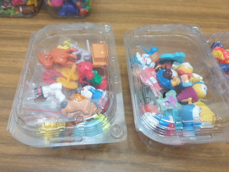Игрушки  из  киндеров.