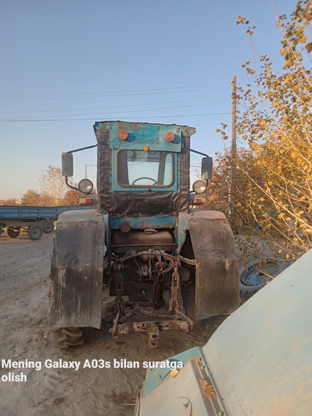 Traktor 28 sotiladi