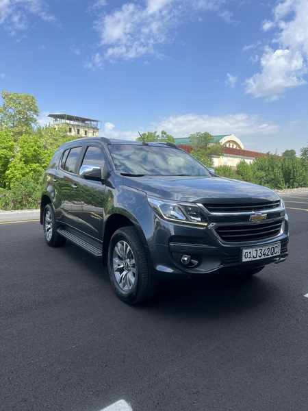 Traiblazer 2020 yil  srochna sotiladi
