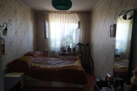 Срочно продам 4-х комнатную рядом с метро БИЙ (М.Горького)